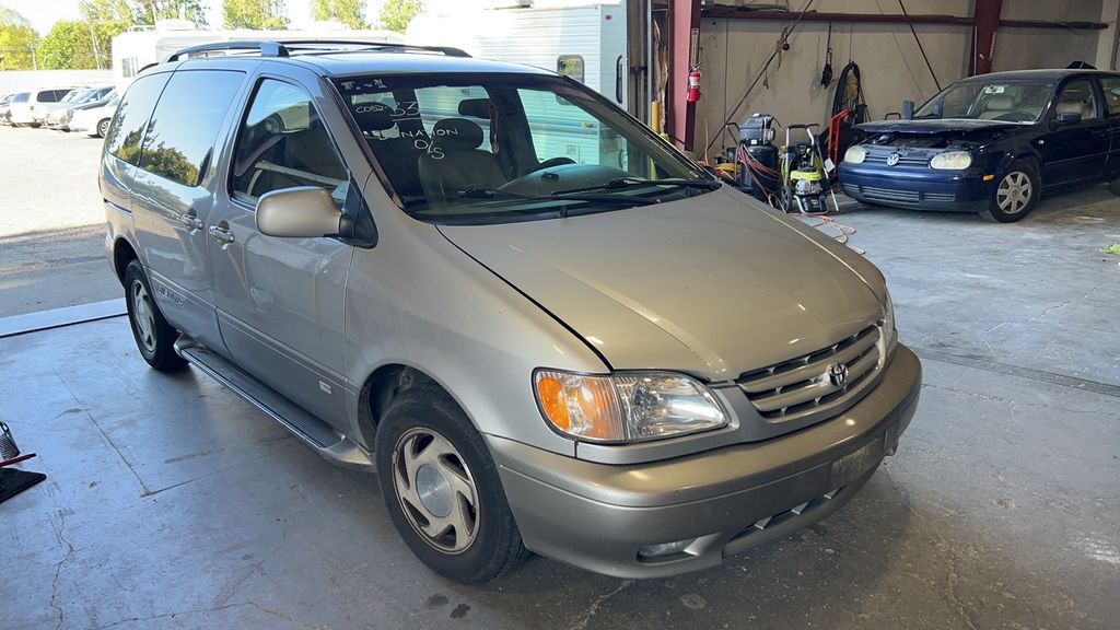 WRU600147 2003 TOYOTA SIENNA